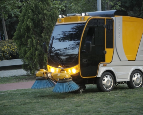 SPONGE HYDROSTATIC ROAD SWEEPER MACHINE – Üstünel Cleaning Machines ...